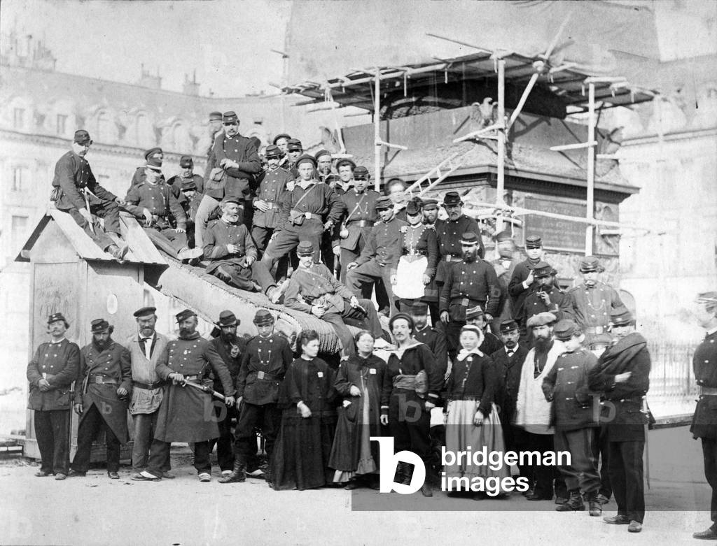 Image of Communards at the base of the Vendôme Column, 16th May by ...