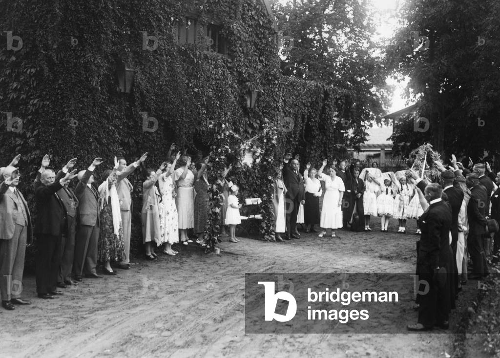 Image of Nazi Germany: Everyday life, 1933-1945 (b/w photo)