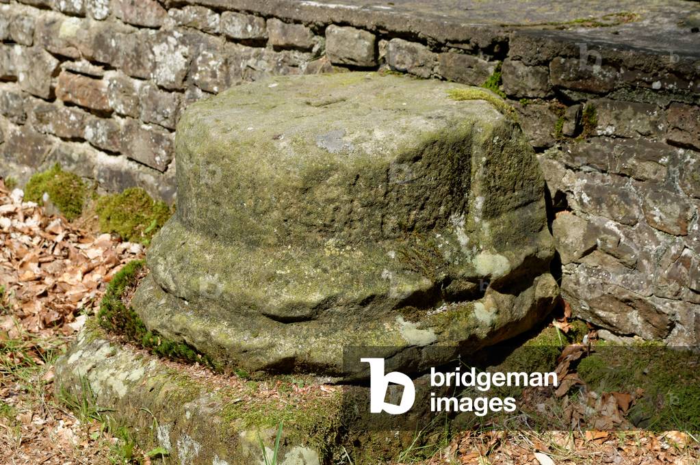 Image of Pesch, base of a column of the basilica in the