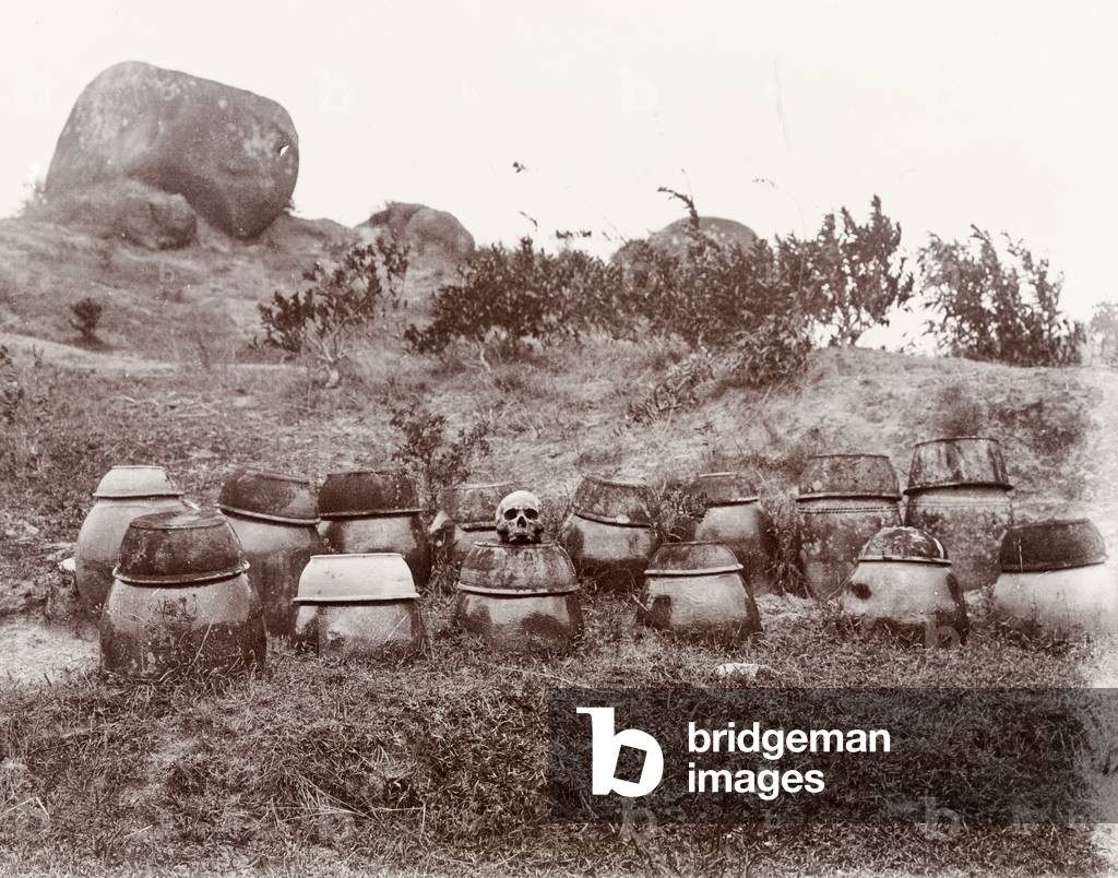 Image of Chinese burial urns, c.1905 (b/w photo) [1998/028/1/1/58]