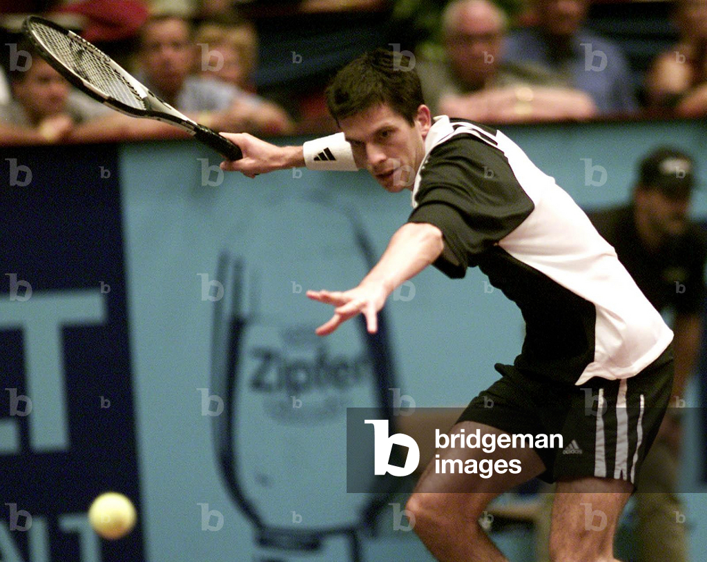 Image of Tim Henman at CA Tennis Trophy 2000 in Vienna, 2000