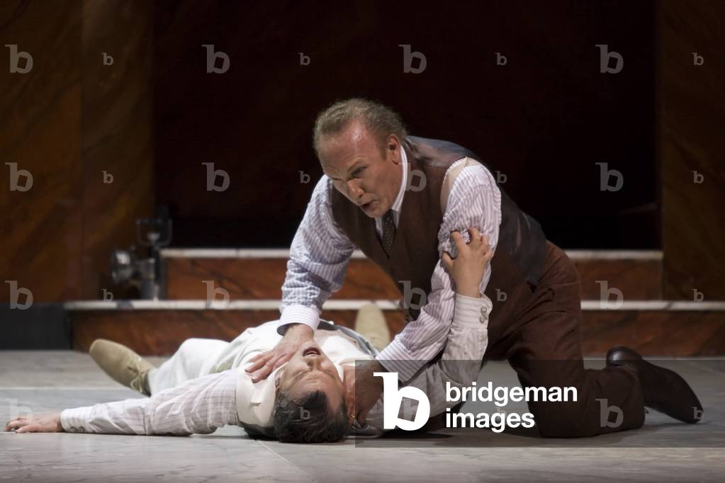 Image of James Johnson as Simone and Robert Künzli as Guido Bardi by ...