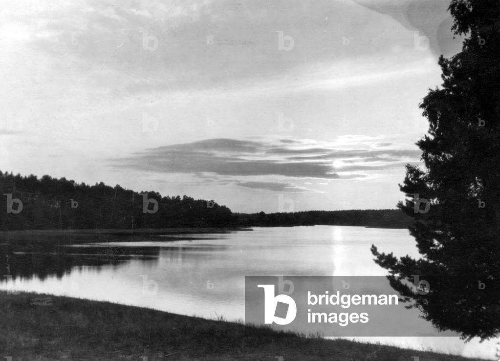 Image of Lake Nider near Cruttinnen (b/w photo)