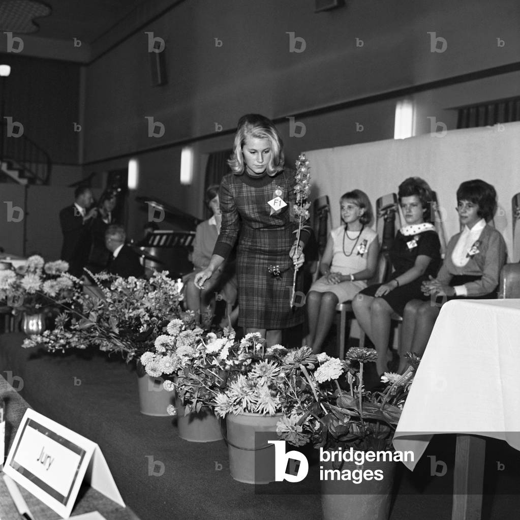 Image of Switzerland Elmer Girls, 1964 (b/w photo)