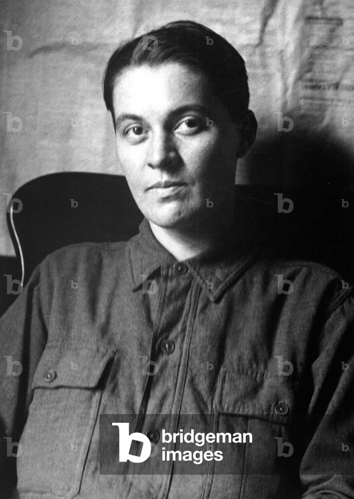 Image of Hazel Carter of Douglas, Arizona, stowed away on her husband's