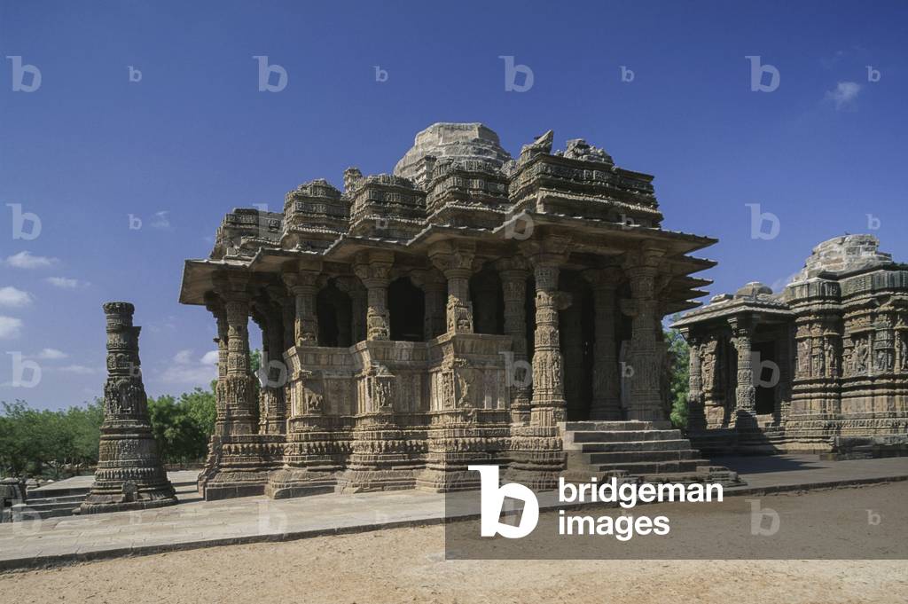 Image of Assembly hall (sabha mandapa), Temple of the Sun, Modhera ...