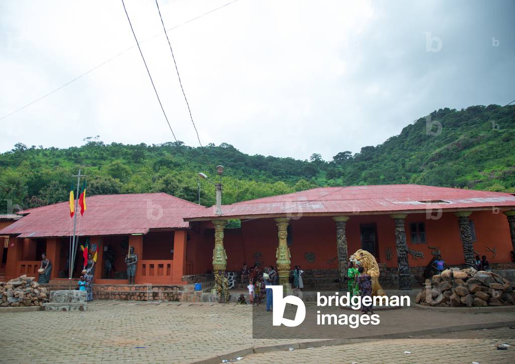 Image of Benin, Savalou, royal palace sponsored by muammar gaddafi ...