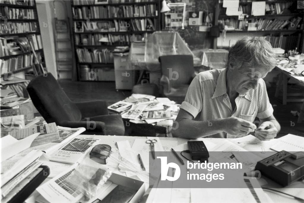 Image of Iannis Xenakis working at