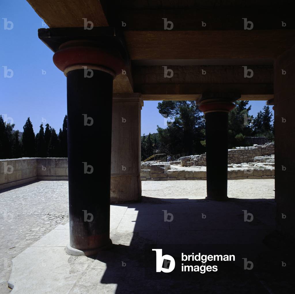 Image of Portico of King's Megaron or Hall of Double Axes, palace