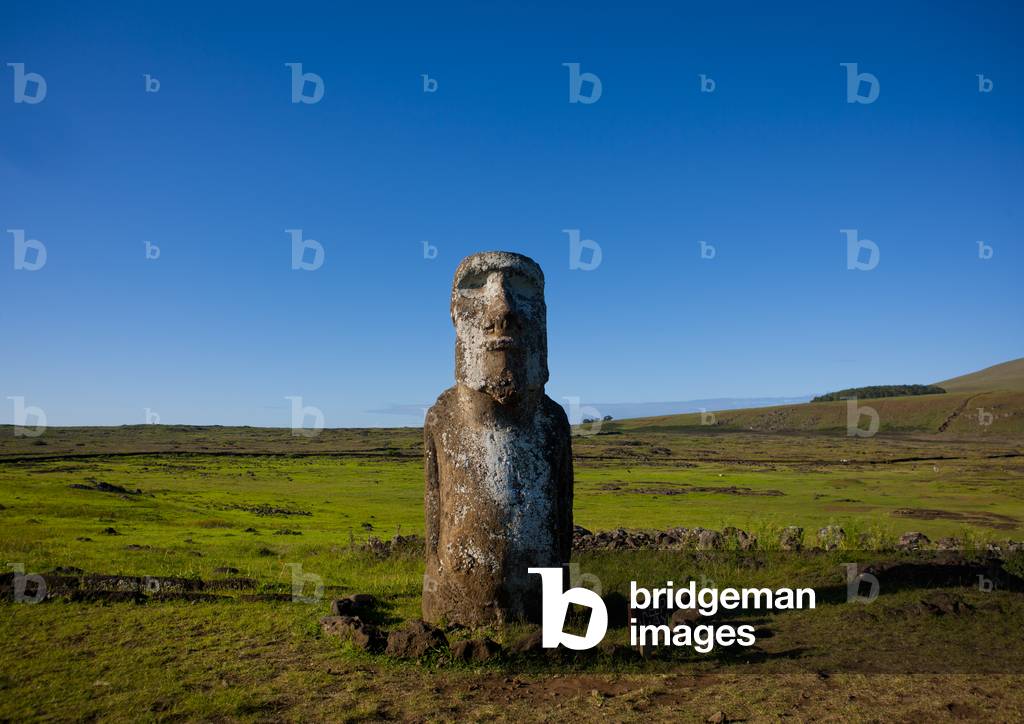 Image of Monolithic Moai Statue at Ahu Tongariki, Easter Island, Chile ...