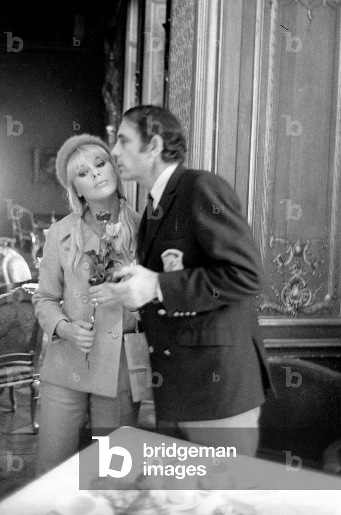 Image of Elke Sommer with John Hyams in Berlin, 1966 (b/w photo)