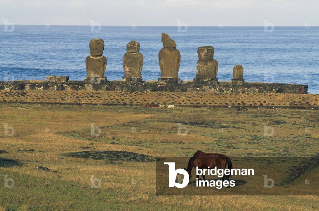 Image of The five Moai (anthropomorphic monolithic statues) of Ahu Vai Ure,