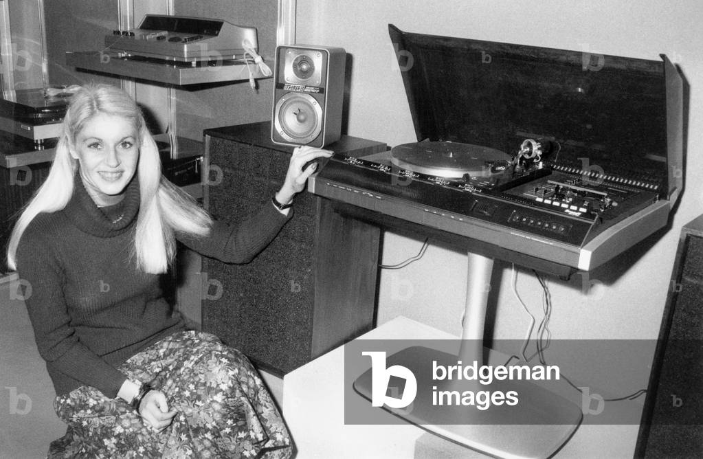 Image of Sound Fair in Paris March 07, 1977 : Hi-Fi System