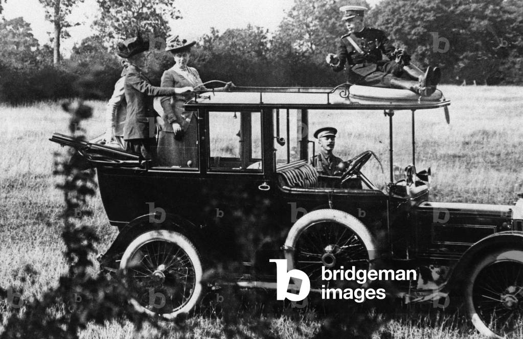 Image of Queen Mary as a maneuver guest, around 1910