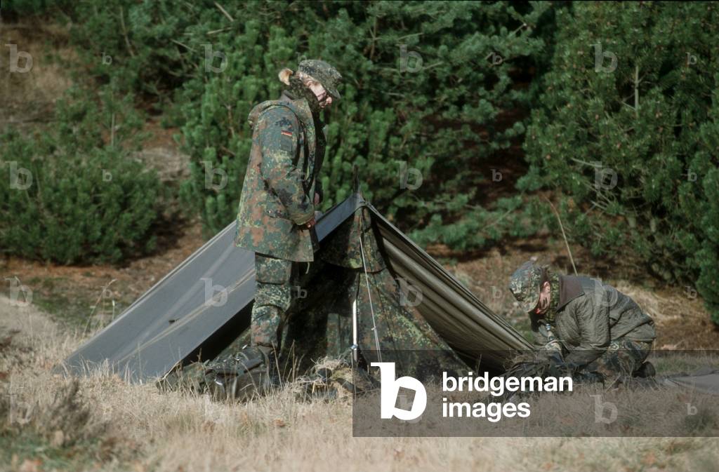 Image of The first female recruits of the German Bundeswehr during ...