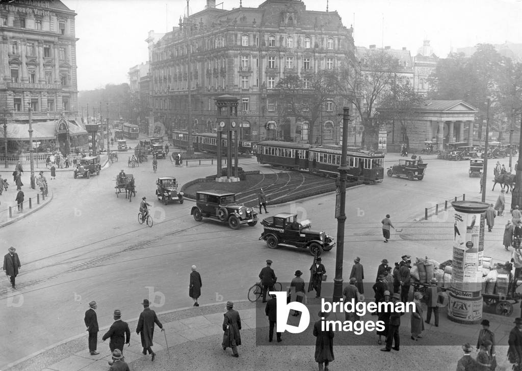 Image of Potsdamer Platz in Berlin, around 1925 (b/w photo)