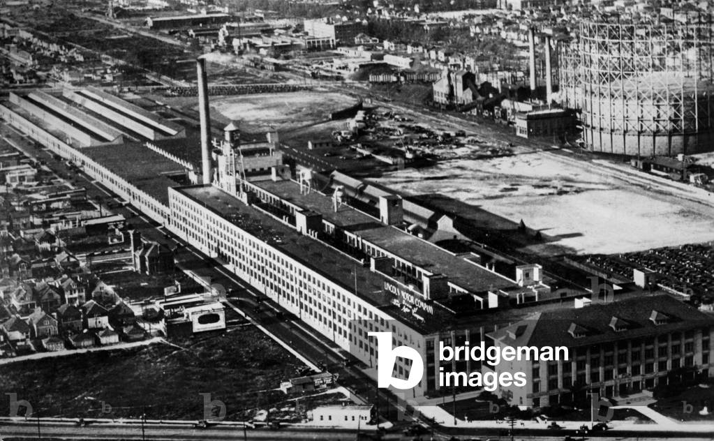 Image of aerial view of the Lincoln Motor Company factory, in Detroit ...