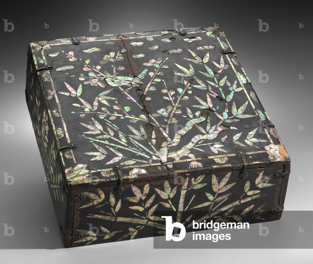 Image of Box with mother-of-pearl inlay, Joseon dynasty (lacquer on ...