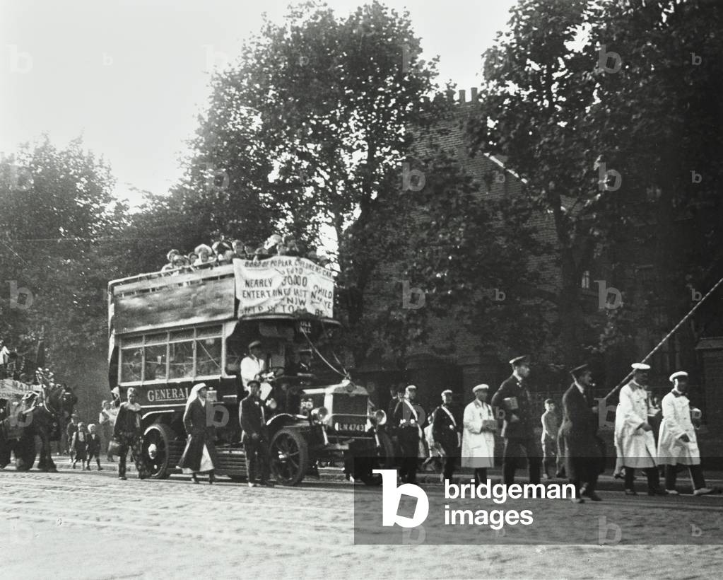 Image of Street parade, featuring an omnibus and a dray horse, London ...