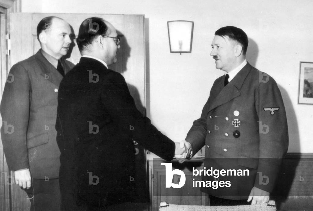 Image of Indian nationalist leader Subhash Chandra Bose and Adolf Hitler