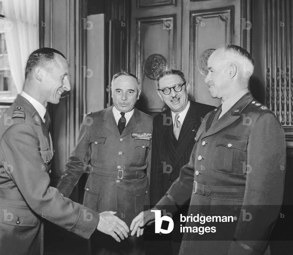 Image of French Minister of Defence Jules Moch with American General Omar