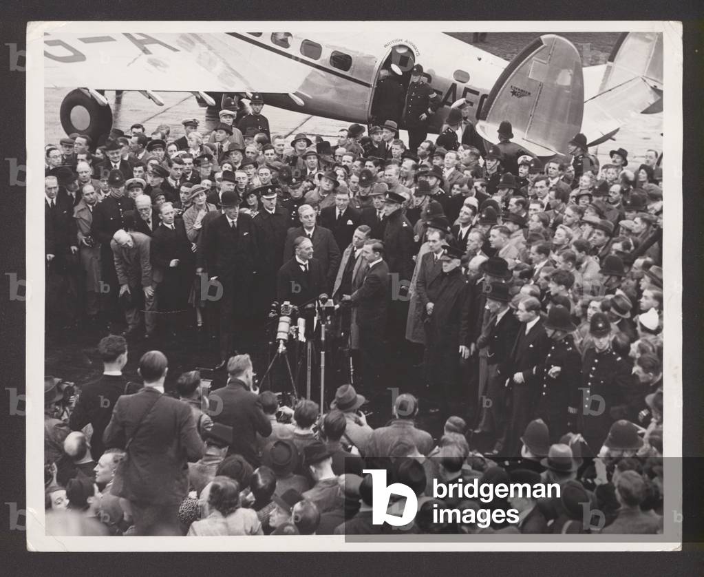 Image of Neville Chamberlain's return from Munich, 1938 (b/w photo) by ...