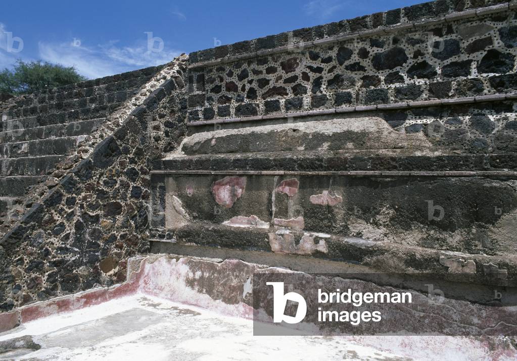 Image of Courtyard of the Palace of the Jaguars, talud-tablero ...