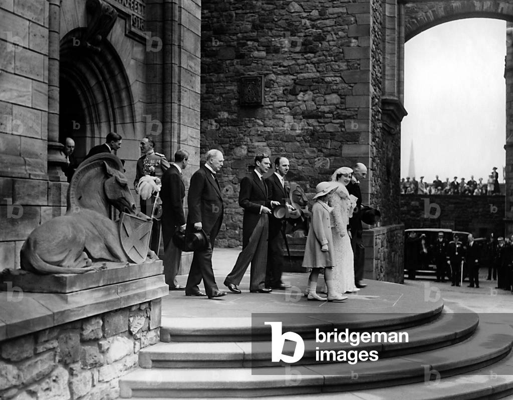 Image of Elizabeth II at the Scottish National War Memorial, 1937 (b/w