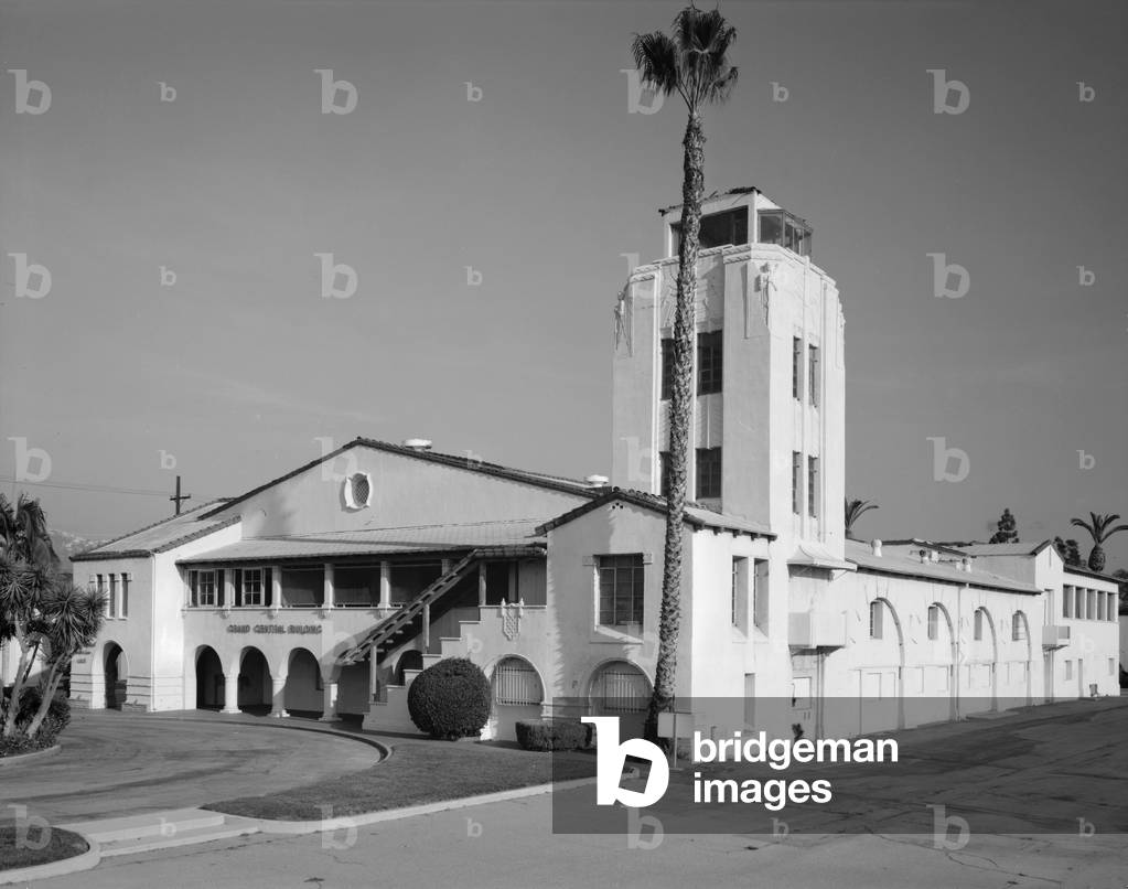 Image of Grand Central Air Terminal, designed by Henry L. Gogerty in
