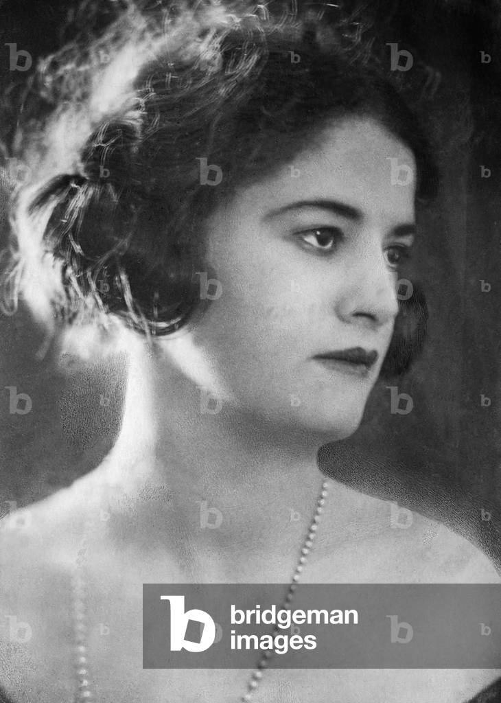 Image of Portrait of a woman, 1926 (b/w photo)