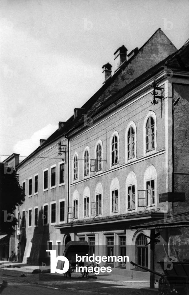 Image of Adolf Hitler's birthplace, 1938 (b/w photo)