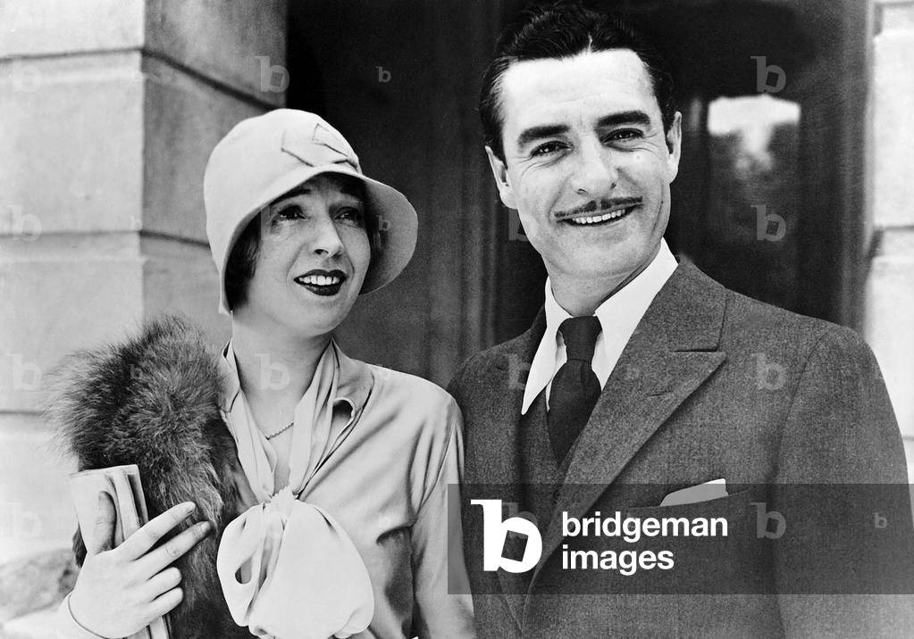 Image of John Gilbert with his wife (b/w photo)