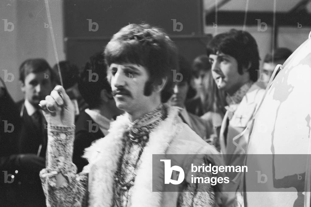 Image of The Beatles at the EMI Studio on Abbey Road, London, by Bayes ...
