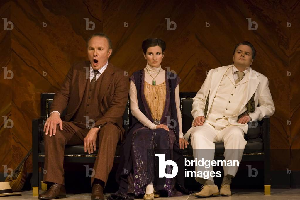 Image of Karolina Gumos as Bianca, James Johnson as Simone and Robert