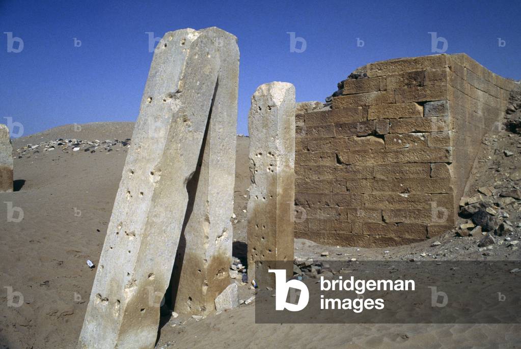 Image of Ruins of the Awwam or Haram Bilqis, the temple dedicated