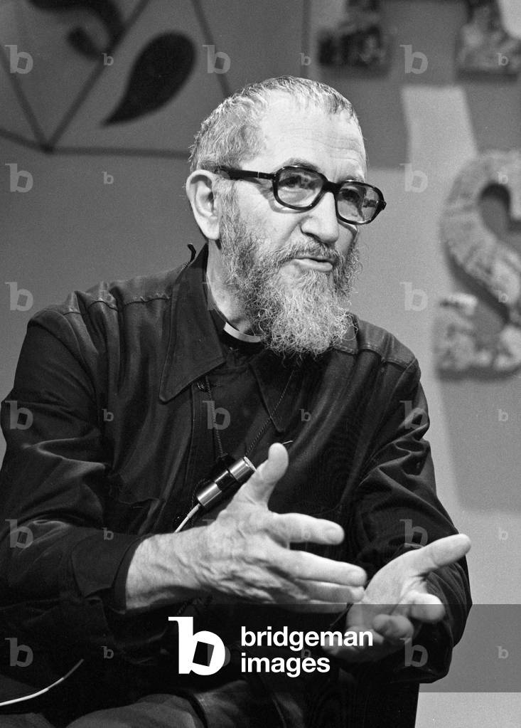 Image of L'abbe Pierre on the television show Apostrophes April 1, 1988