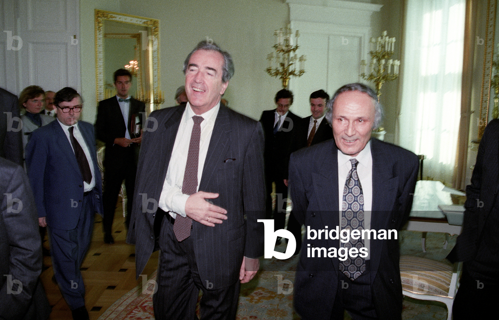 Image of Alois Mock with Alfred Serreqi, 1993 (photo)