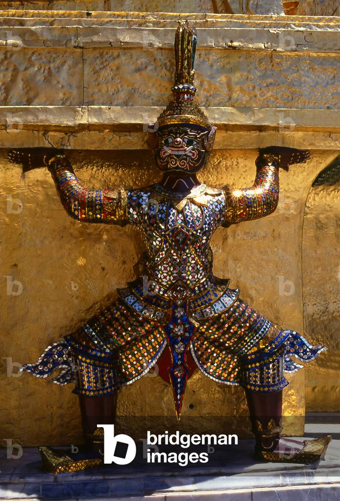 Image of Thailand: Giant supporting a chedi (all the giants around the