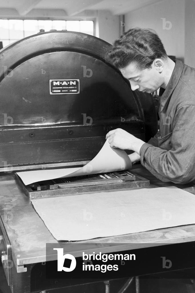 Image of Production control in the MAN plants, Germany 1930s (b/w photo)
