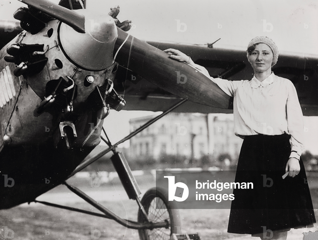 Image of Miss Fumagalli first Italian woman to obtain a pilot's plane ...