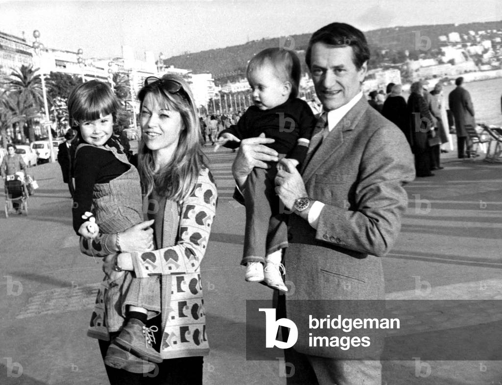 Image of Georges De Caunes With his Wife and Their Children Maurice