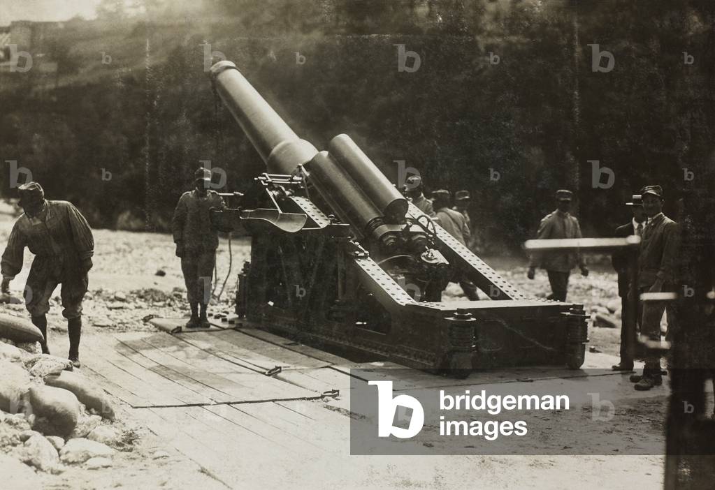 Image of Italian howitzer 305/17 in Dogna, World War I, Italy, 20th