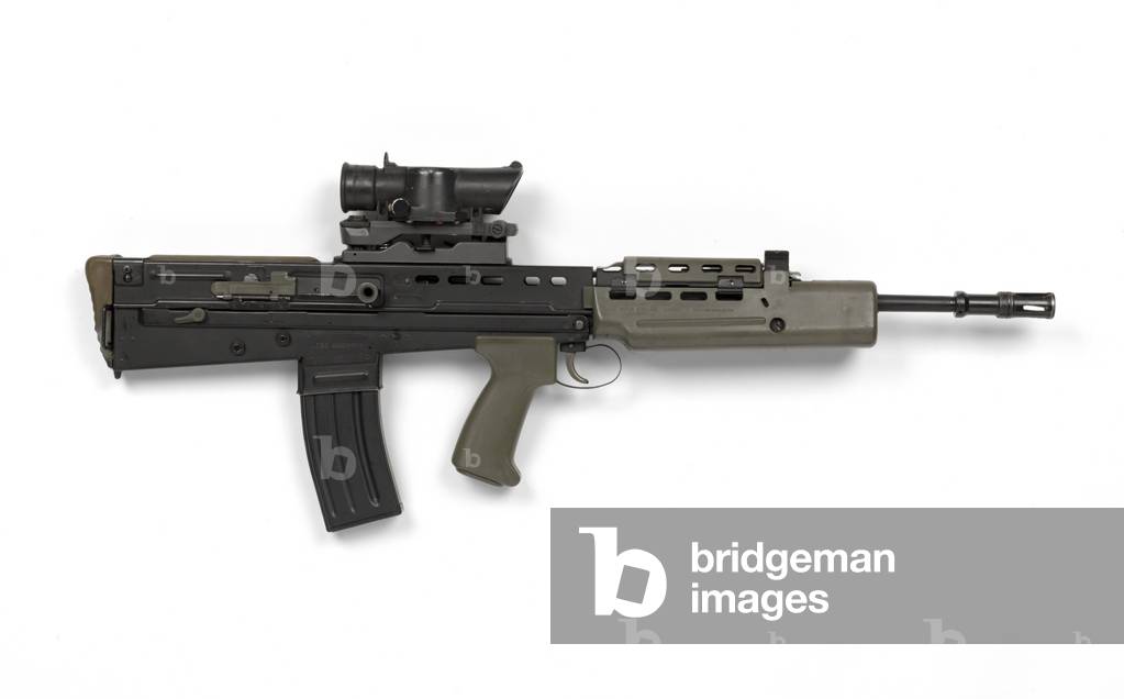 Image of L85A1 SA80 5.56 mm rifle with Trilux sight, c.1990 (rifle, by ...