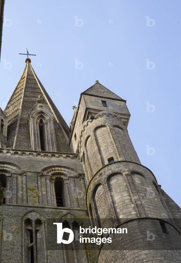 Image of the towers of the facade, on the right the watchman's