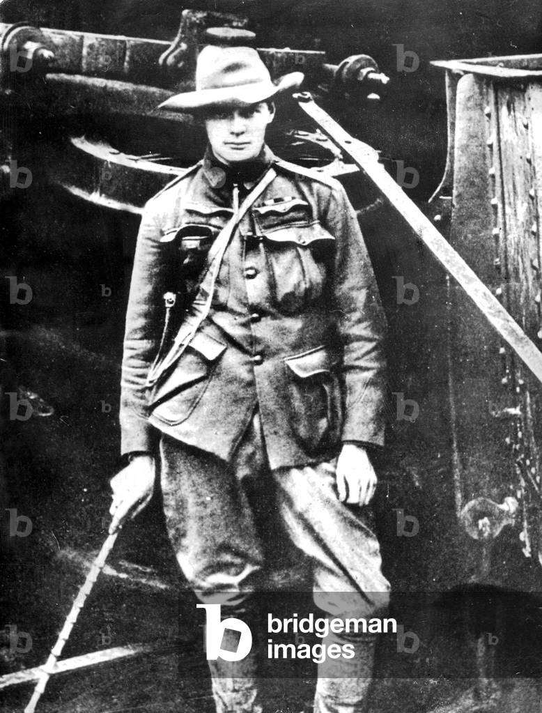 Image of A wanted poster from the Boer War featuring Winston Churchill,