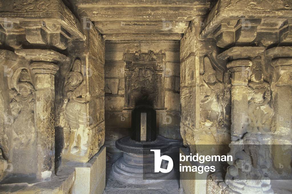 Image of Symbol of Shiva in shrine, Kailasanatha temple, Kanchipuram ...