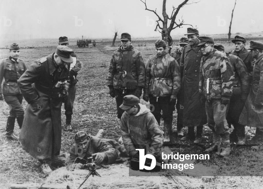 Image of Karl Lowrick visits soldiers, 1944 (b/w photo)