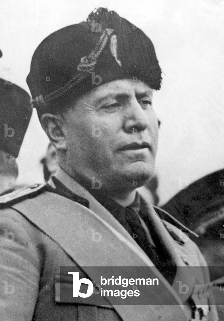Image of Benito Mussolini (b/w photo)