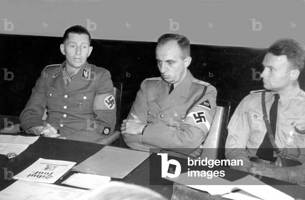 Image of Eugen Hadamovsky and Area Leader Cerff (b/w photo)