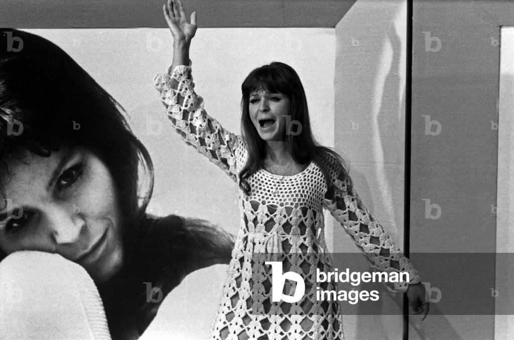 Image of German schlager singer Manuela at a German TV show, Hamburg